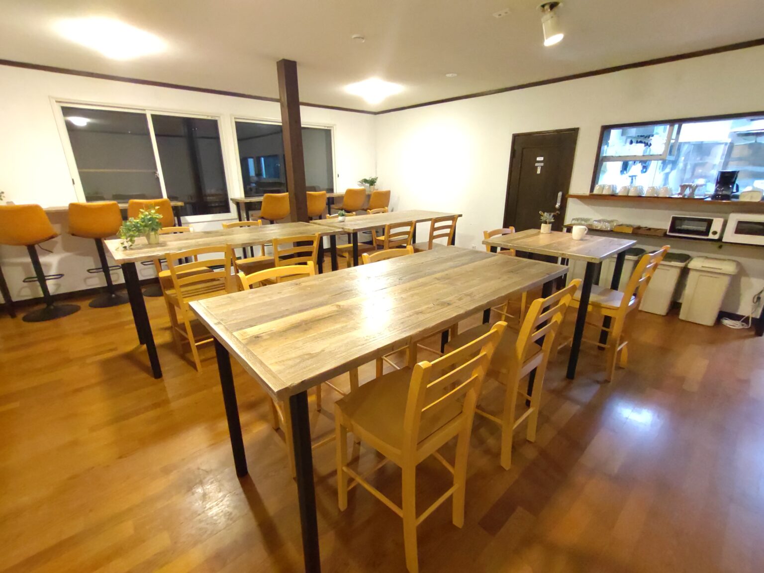 白馬乗鞍若栗ゲストハウス | 白馬乗鞍温泉スキー場バス停すぐ近く。人気の栂池・コルチナへのアクセスも良好。