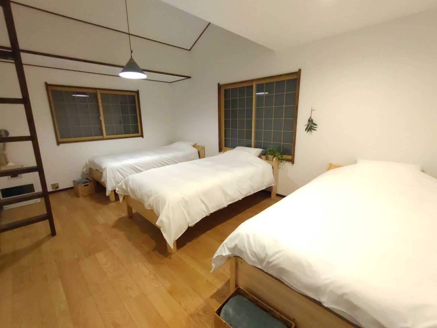 白馬乗鞍若栗ゲストハウス | 白馬乗鞍温泉スキー場バス停すぐ近く。人気の栂池・コルチナへのアクセスも良好。