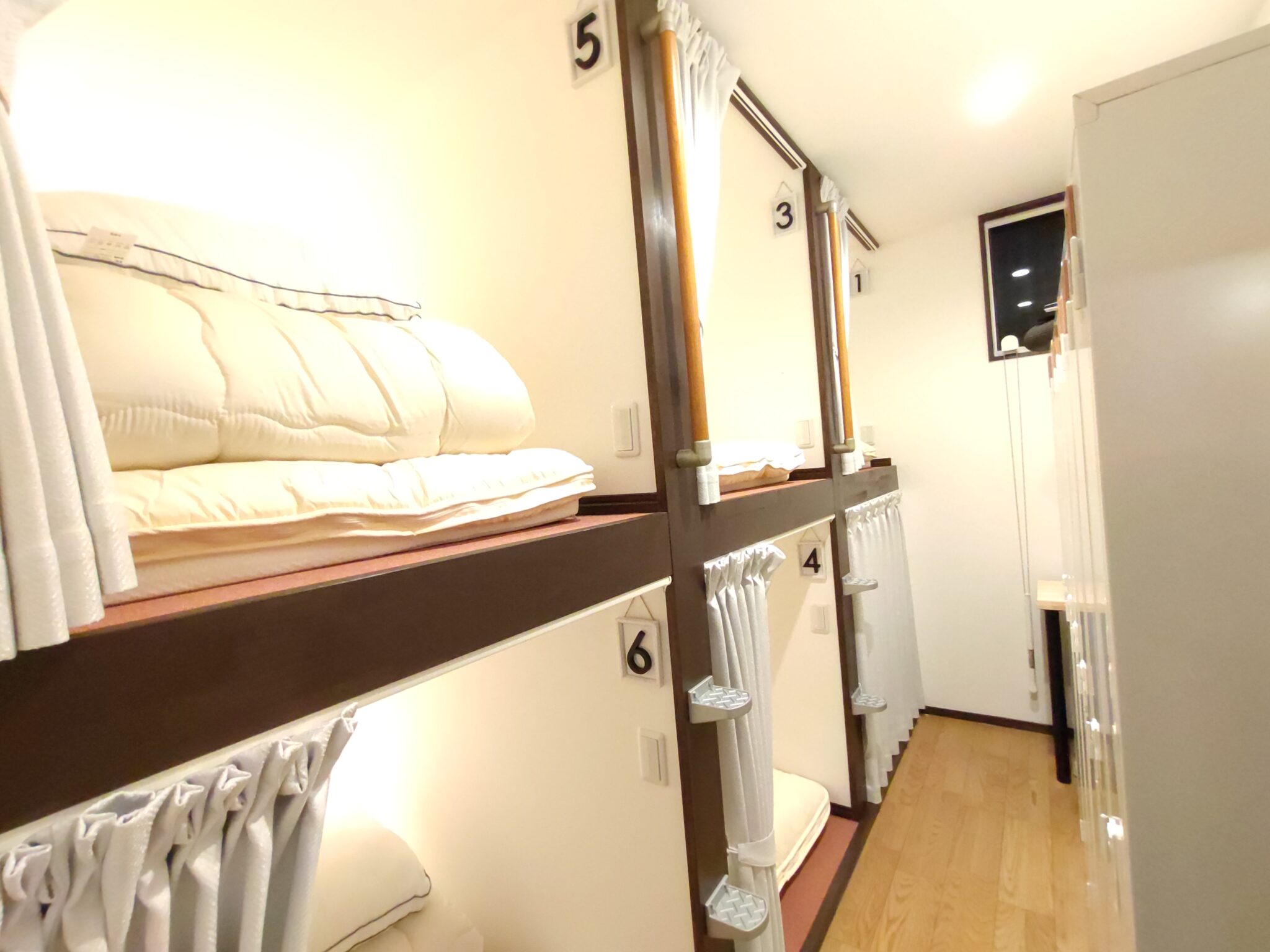 白馬乗鞍若栗ゲストハウス | 白馬乗鞍温泉スキー場バス停すぐ近く。人気の栂池・コルチナへのアクセスも良好。